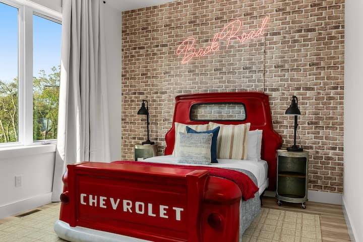 Rooftop + Hot Tub + Game Room - Nashville, TN