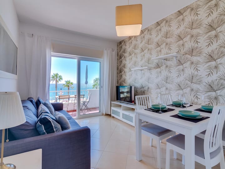 Cozy 2 Bedroom Oceanfront Apartment In Quarteira - Quarteira