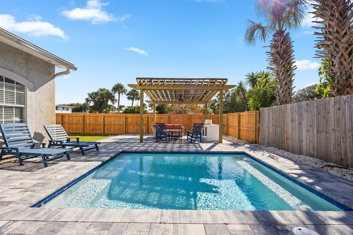Beach Getaway & Pool | Good Morning Rental - Atlantic Beach, FL