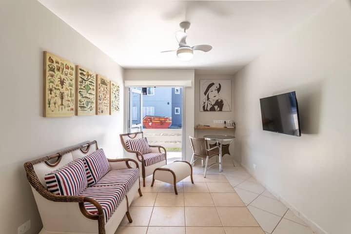 Comfortable Beachfront Apartment, With Parking And - Guaratuba