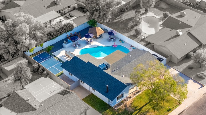 Backyard Pickleball | Hottub | Pool | Gameroom! - Phoenix