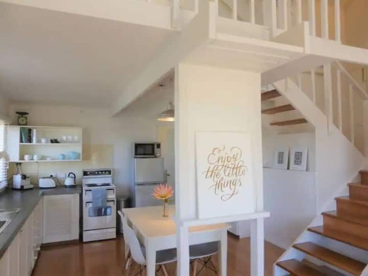 The Stables—cosy & Convenient Above River Derwent - Hobart