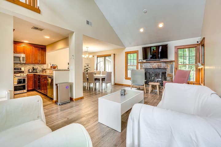 Tannersville Resort Home W/ Deck & Gas Grill! - Tannersville, PA