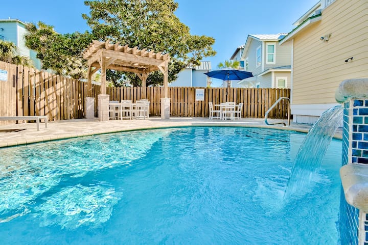 Summer Sun - Steps From The Beach! Pool! Views! - Destin, FL