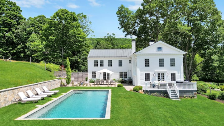 6br/3.5ba: Pool, Hot Tub, Gas Bbq, Outdoor Dining - Kent, CT
