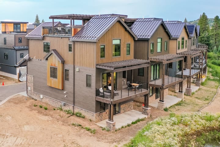 Sky High Colorado | Resort Views | Hot Tub - Winter Park, CO