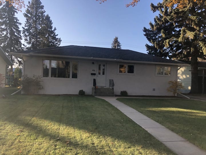 Blissful Bungalow - Saskatoon