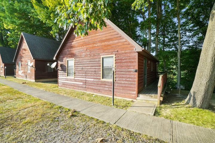 Cabins In Hocking - Retreat Cabin #7 - Logan, OH