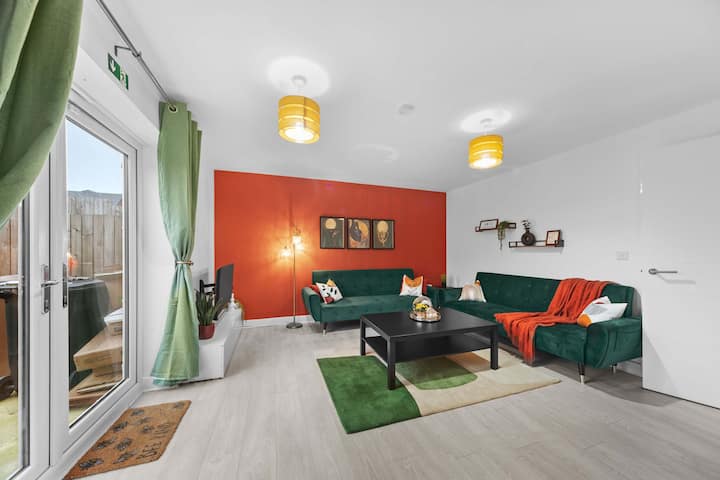 4br Leeds Home Perfect For Long Stays Free Parking - England