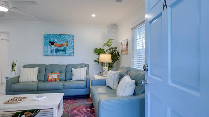 Tybee Hideaway With Backyard & Screened Porch - Tybee Island, GA