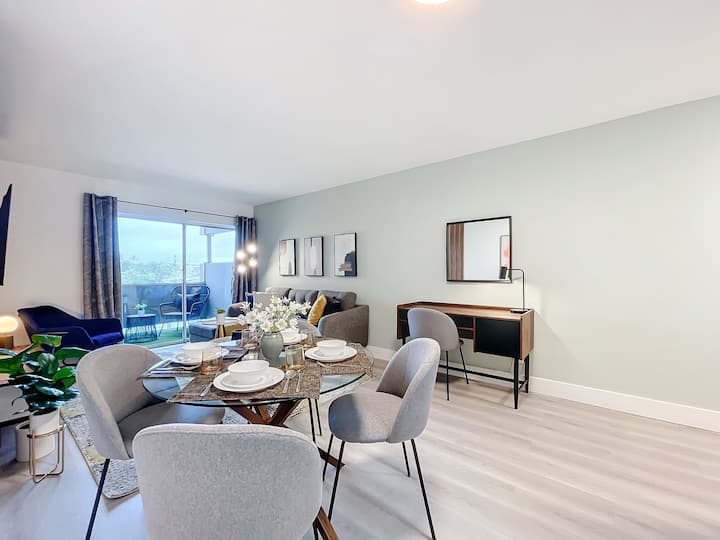 Refined 1br With Pool & Stylish Touches - Fort Lauderdale