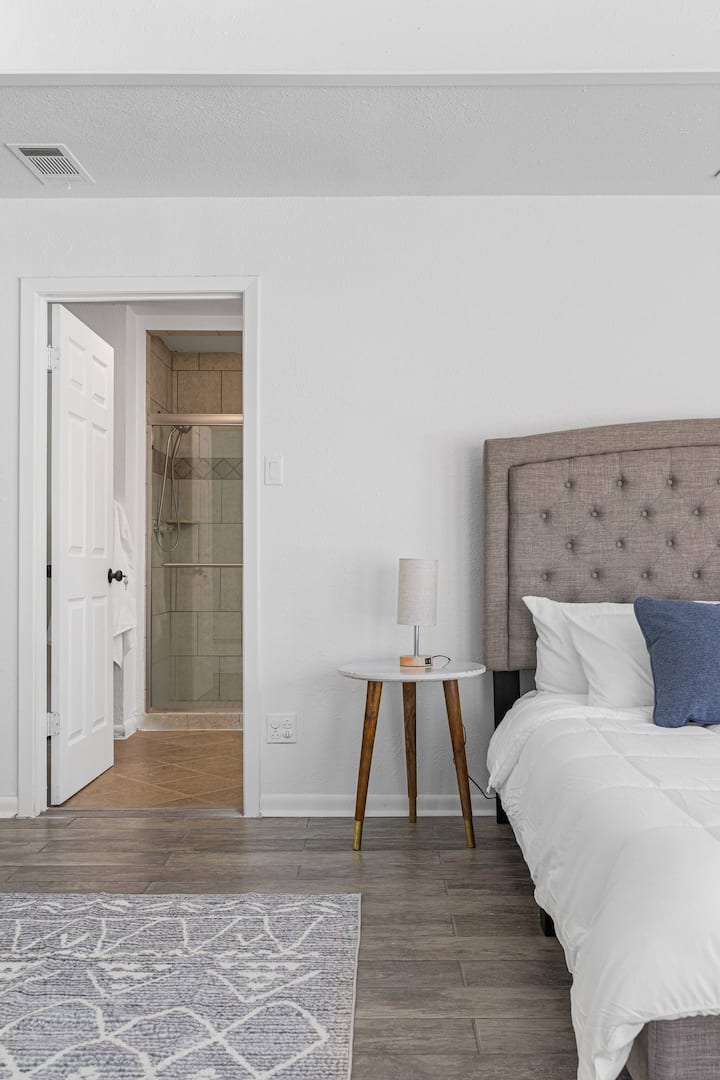 Pool & Ev Charger Huge 4b4b Backyard Near Airport - Carrollton, TX