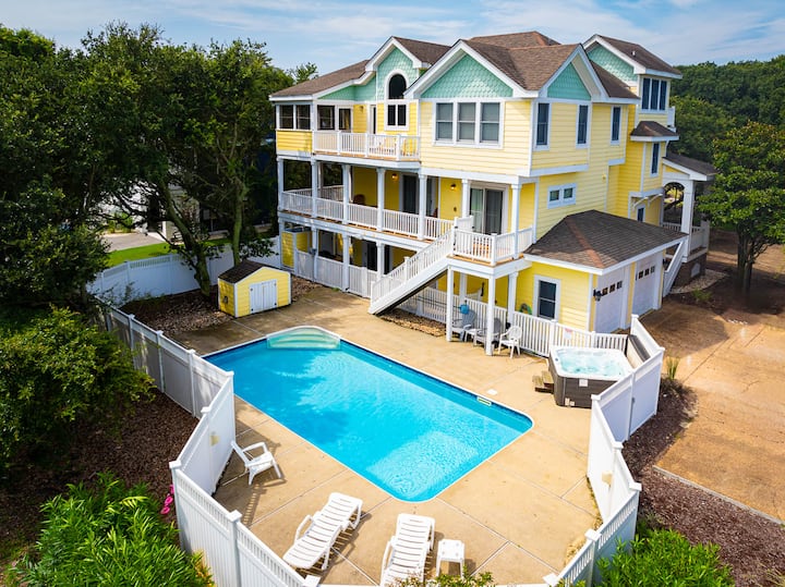 Golf Cart Friendly, Pool, Game Room & Resort Perks - Corolla, NC