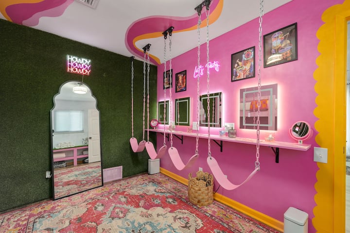 Bachelorette Retreat | Pool | Music Row | Parking - Nashville