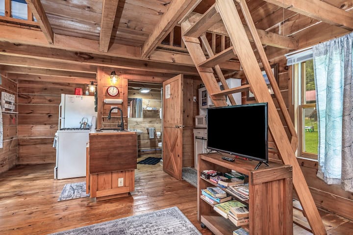 Crooked Creek - Rustic Cabin - Wisconsin