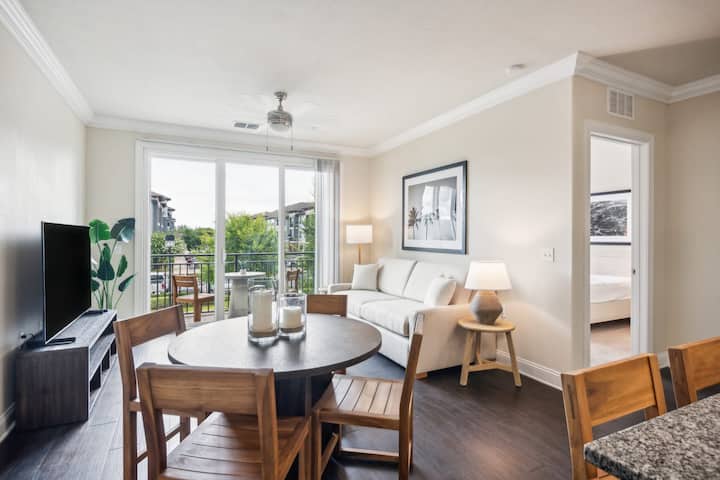 3 Bedroom Retreat With Pool Near Universal - Orlando, FL