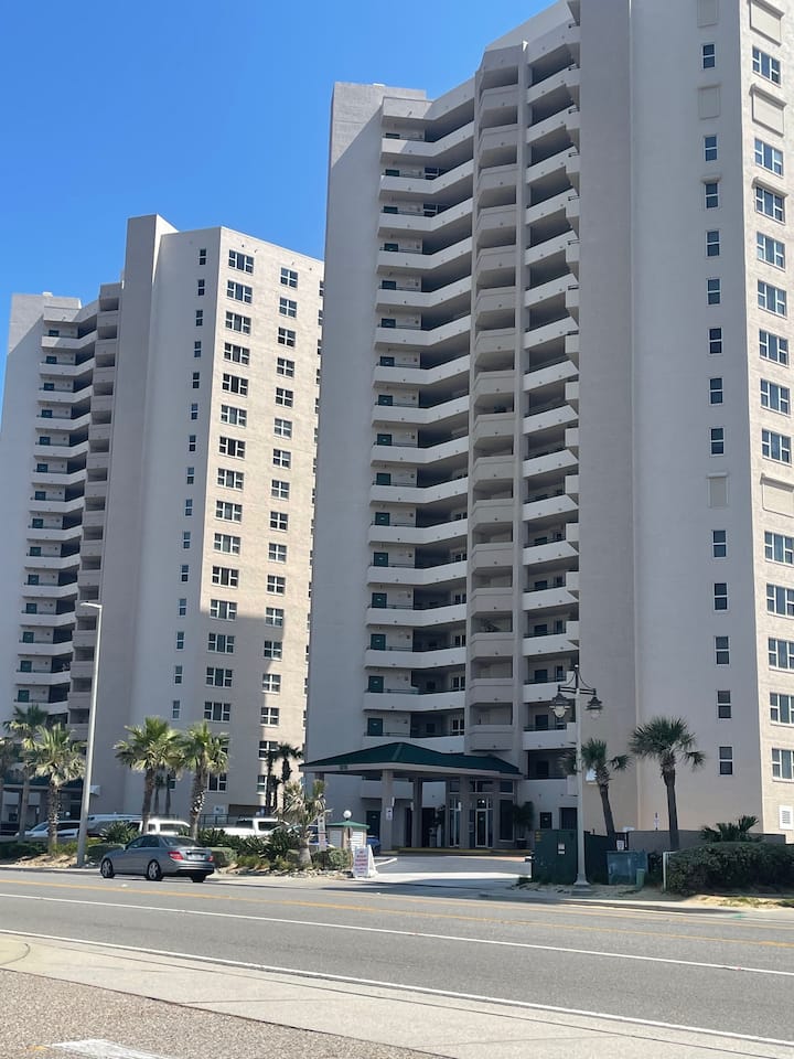 Dream Vacation Rental In Twin Towers Daytona - Port Orange, FL