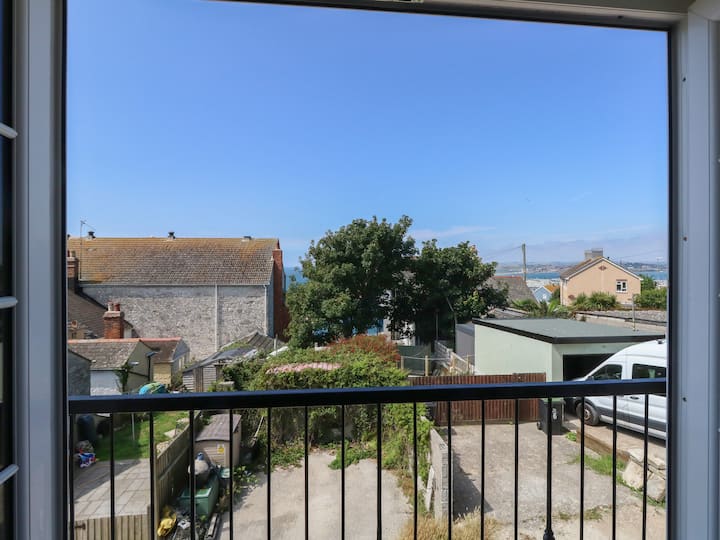 Crows Nest - Weymouth