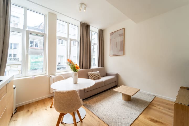 Modern Studio Near Grote Markt - Sleeps 4 - Antwerpen