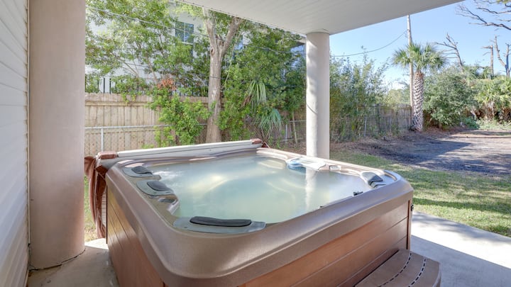 Cozy 4br Getaway: Walk To Tybee Beach & Dining - Tybee Island, GA