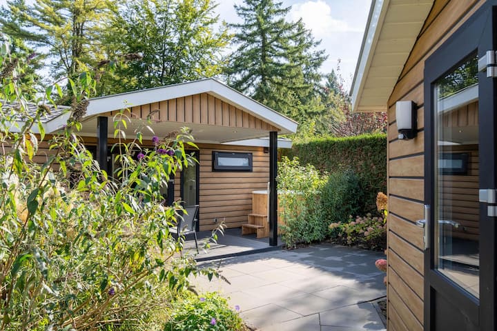 Family Lodge With Hot Tub | 4 Persons - Rhenen