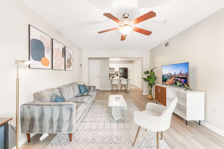 Quaint 2br King Suite W Gym& Close To Dt - Austin, TX