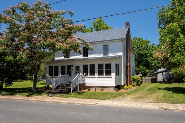 "The Coastal Gem" - Historic Manteo - Nags Head, NC