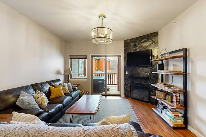 2br Home With Deck And  Private Hot Tub - Girdwood, AK