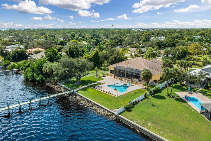 Peace River Waterfront Luxury Living - 5-bd W Pool - Punta Gorda, FL
