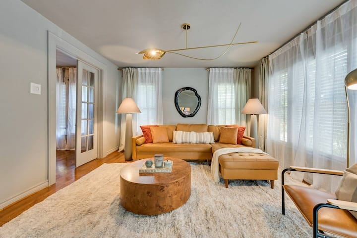 Cozy 1br Extended Stay | Steps To Santa Fe Trail - Dallas, TX