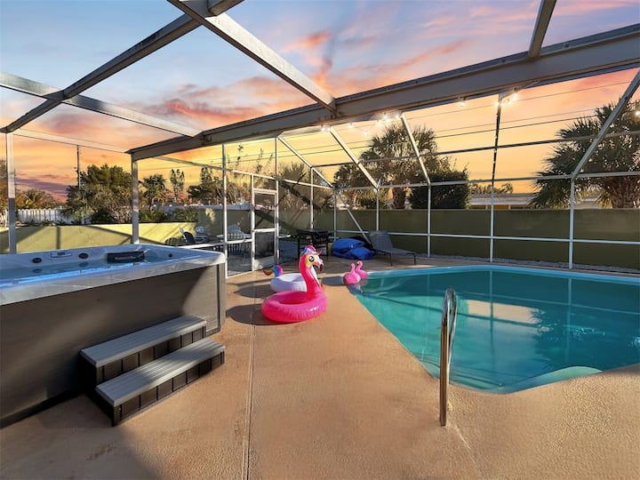 Luxury Hot Tub + Pool + Fire Pit | Mins To Beach - Bradenton, FL