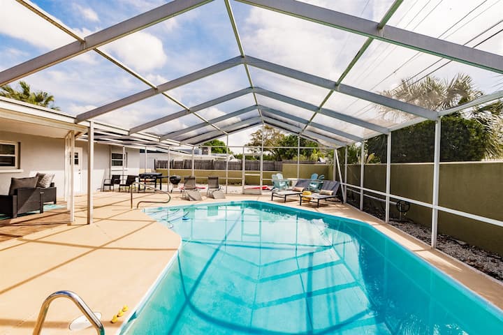 Heated Pool + New Luxury Hot Tub | 15 Min Beach - Bradenton, FL