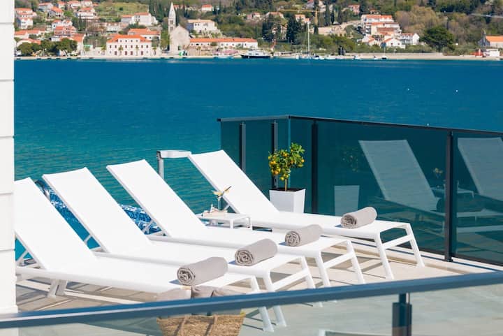 Seafront Villa With Modern Interior - Slano