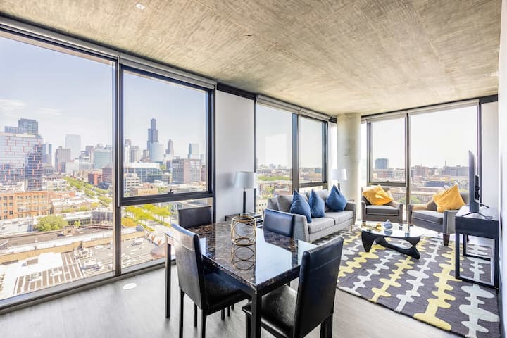 Glass Views, 2 King Bed Perfect City Escape - Sheridan Park - Chicago