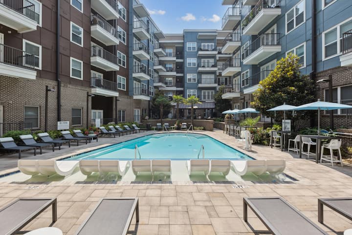 Central 1br Apt, Poolside & Gym - Idlewild - Charlotte