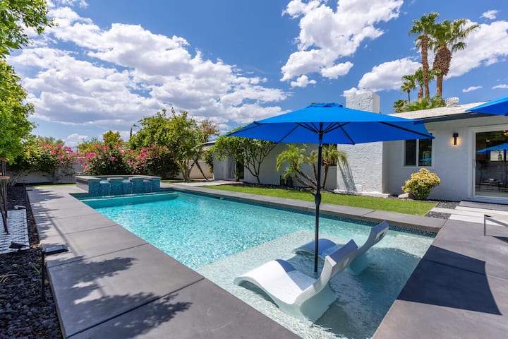 La Casa Naranja – Modern Palm Springs Getaway - Palm Springs, CA