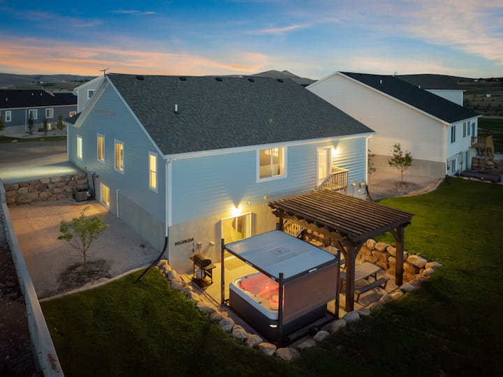 Pet Friendly-hot Tub-game Room-sleeps 20+ - Bear Lake State Park, St Charles