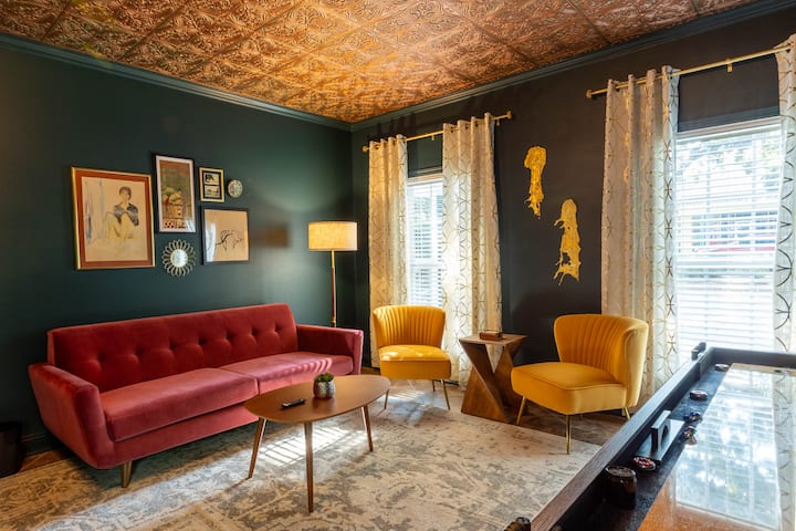 Downtown Os Artistic Stay W/ Fire Pit, Game Room! - Biloxi, MS