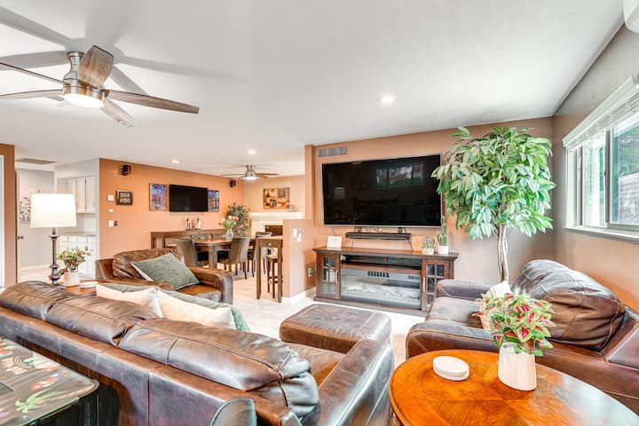 Roomy Tucson Home W/ Hot Tub & Pickleball Court! - Casino Del Sol