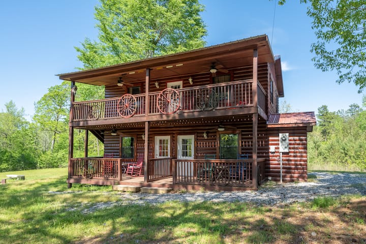 Three-suite Riverfront Retreat - Crater of Diamonds State Park, Murfreesboro