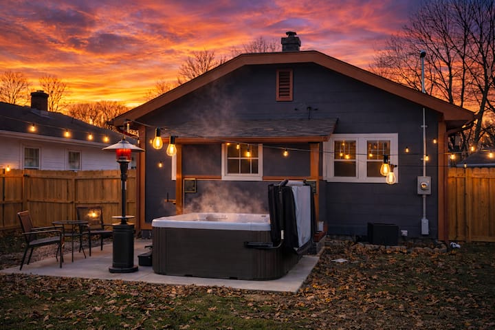 Hot Tub Nights | Near Indy 500 & Broad Ripple - Castleton, IN