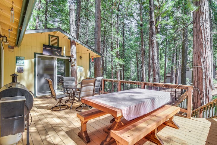 8 Mi To Dodge Ridge Mtn: Peaceful Cabin W/ Deck! - Strawberry, CA