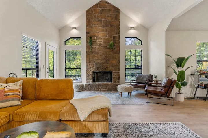 Turkey Mountain Trailside By Tulsa Getaways - Tulsa, OK