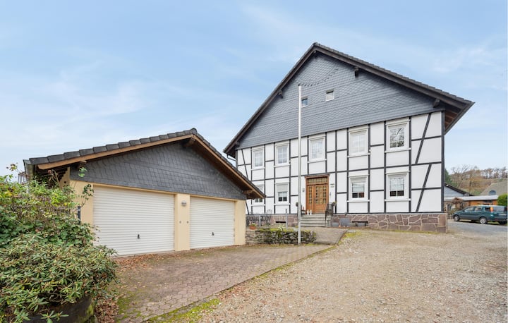 Beautiful Apartment In Attendorn - Dünschede - Attendorn