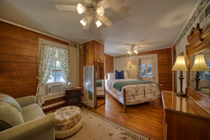 Downtown*magnolia Ste*piedmont - Eureka Springs, AR