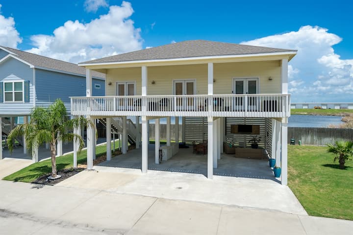 The Nauti Shark | Salty Breezes & Lazy Afternoons - Rockport, TX