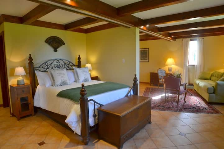 Suite Rustique - Domaine Tomali-maniatyn, B&b - Sutton