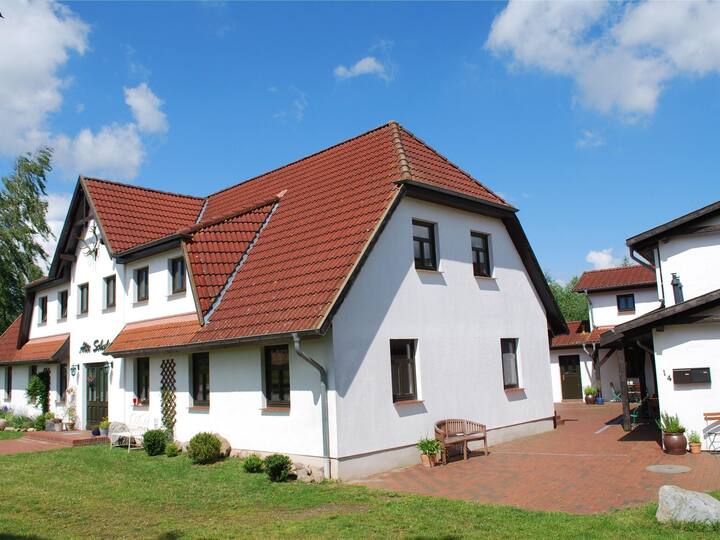 Familienferienwohnung Auf Urigem Ferienhof - Dargun