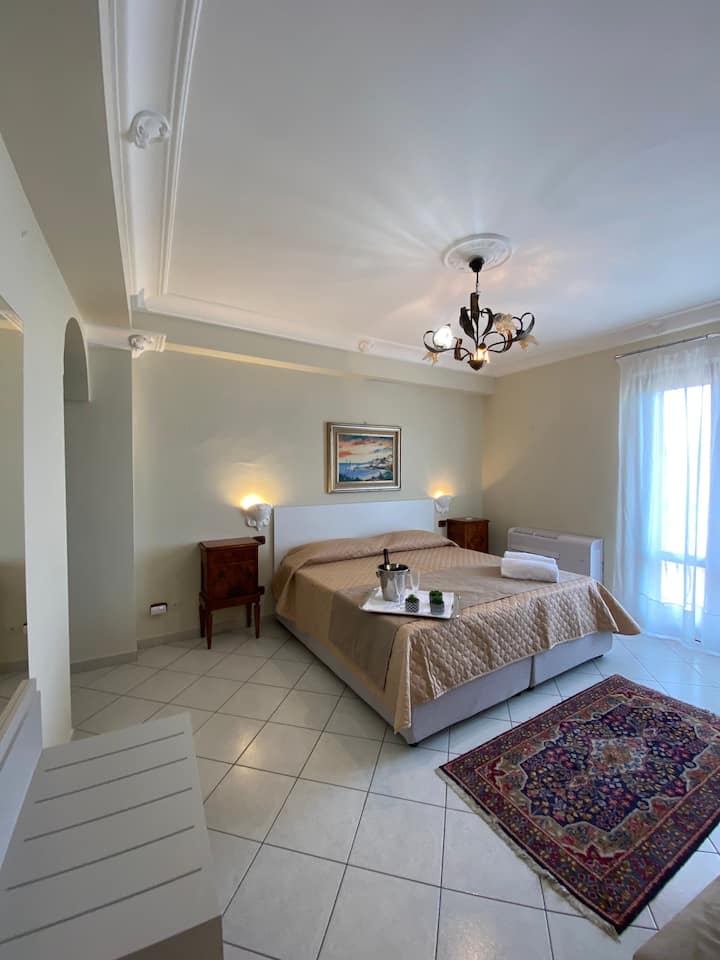 Scala Dei Turchi Palace Suiten Für 4 Personen In. - Realmonte