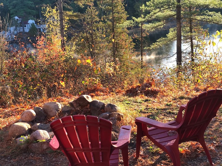 Intimate Cottage Plus Loft With Epic Lake Views - Val-des-Monts